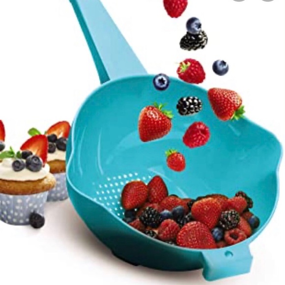 Tupperware | Kitchen | Tupperware 2 Quart Colander Strainer With Handle ...